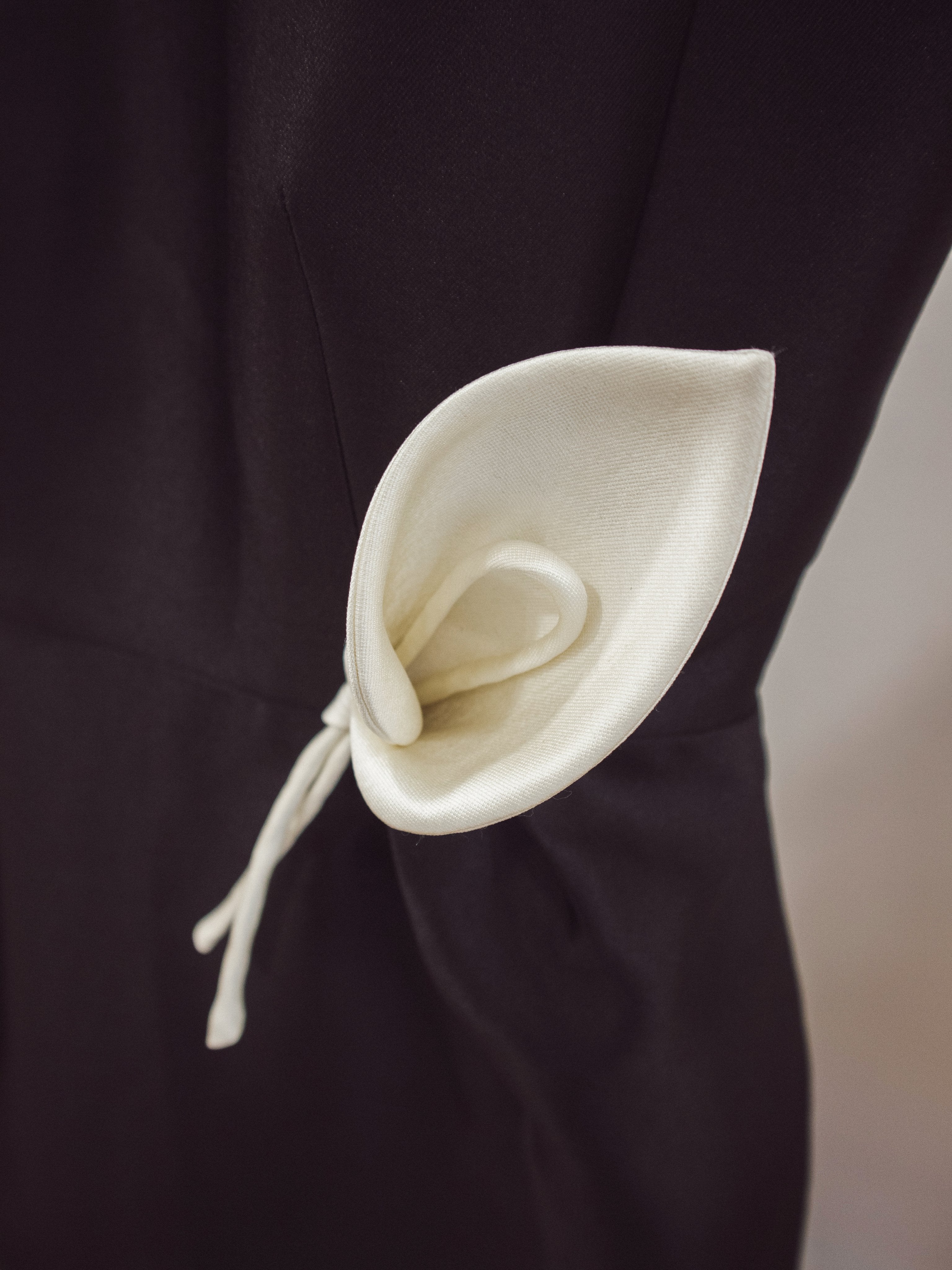 Calla Lily Brooch – GIANA official website